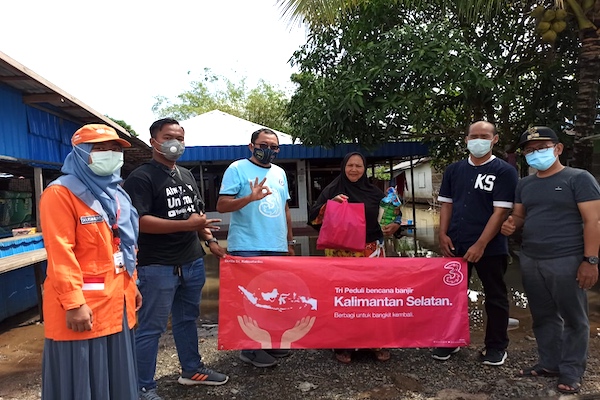 Majalah ICT – 3 Indonesia Salurkan Bantuan Untuk Korban Bencana Banjir Kalsel dan Gempa Sulbar